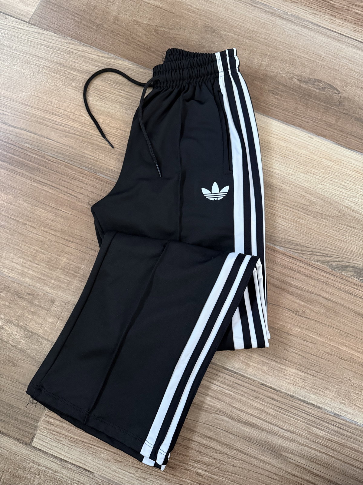 Jogger pantalón Adidas Frisado Negro | LAS GALEONAS