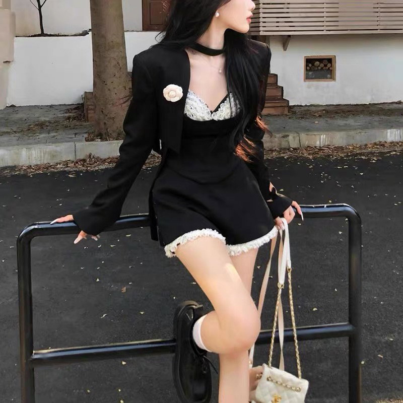 Conjunto 3 piezas | Chaqueta corta+Top+falda de encaje | Anly studio